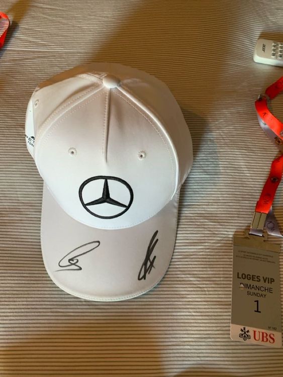 Casquette signé par Lewis Hamilton et George Russell | Kaufen auf Ricardo