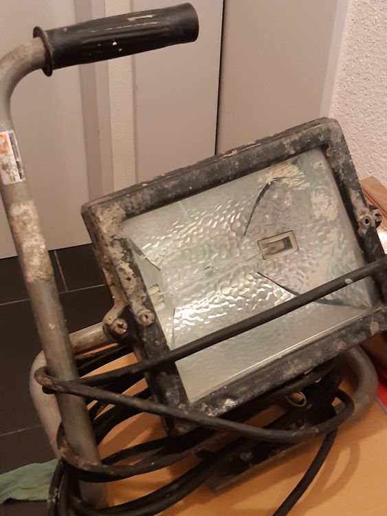 Baustellen Strahler / Scheinwerfer 500W (Gebraucht) in Frauenfeld für CHF 2 – mit Lieferung auf ...