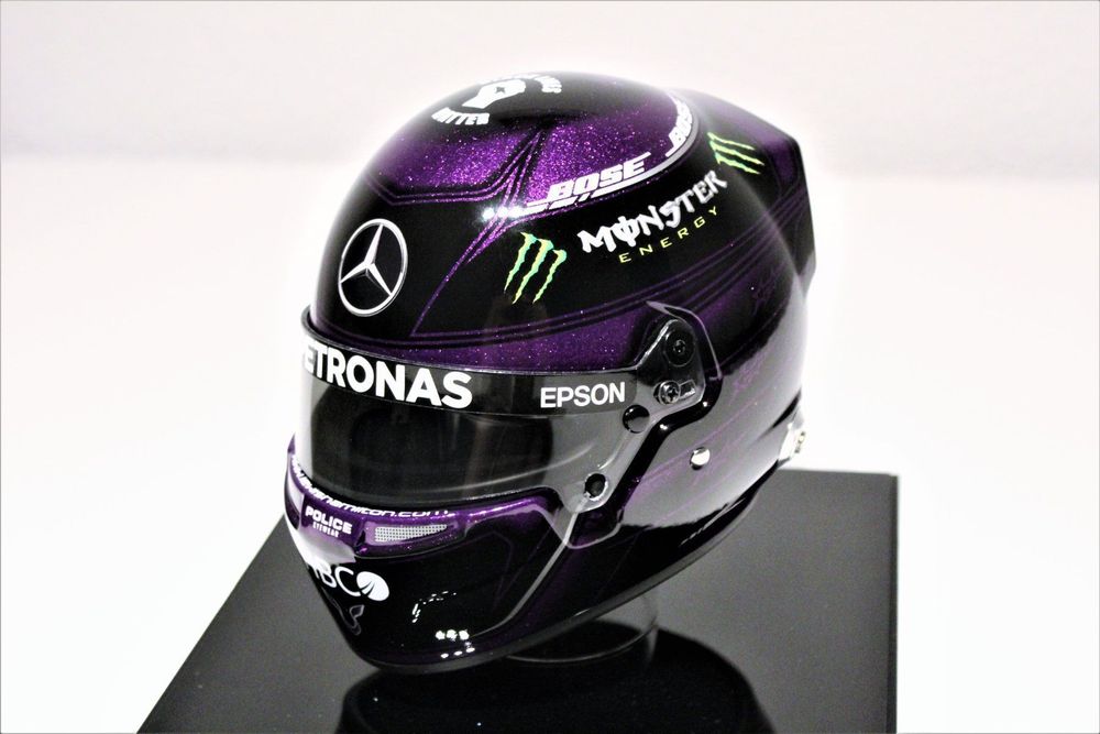 Formel 1 F1 HAMILTON 1:2 Helm (17x13 cm) MERCEDES (Neu und ...