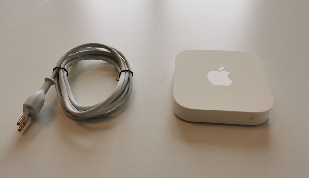 Apple Airport Express Router (Gebraucht) in Schöftland für CHF 90 – mit ...