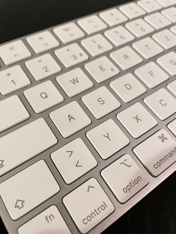 Magic Keyboard - Suisse (Gebraucht) in Neuchâtel für CHF 60 – mit ...