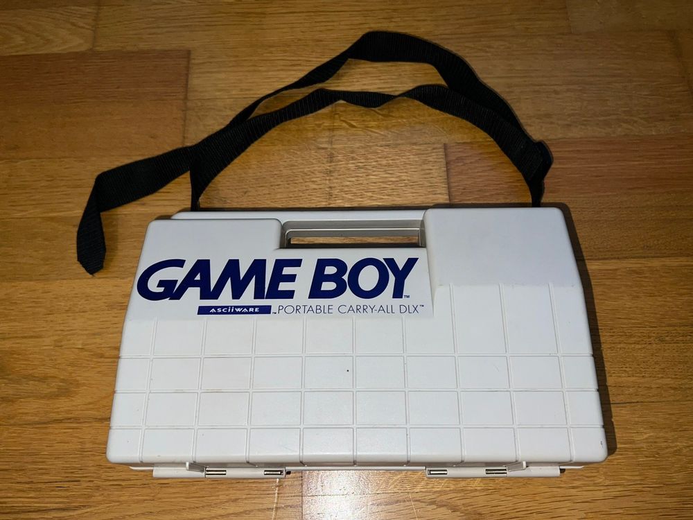 Game Boy Portable Carry-All Koffer von Asciiware | Kaufen auf Ricardo