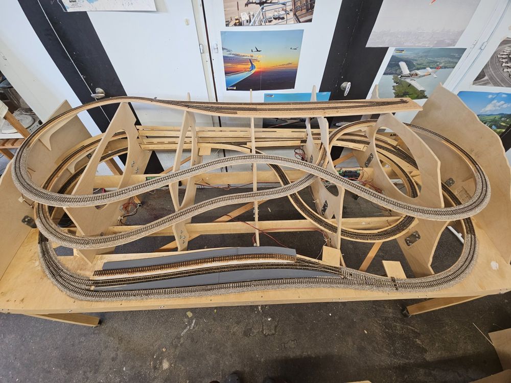 H0m Modelleisenbahn Anlage mit Rollen (Gebraucht) in Wiesendangen für ...