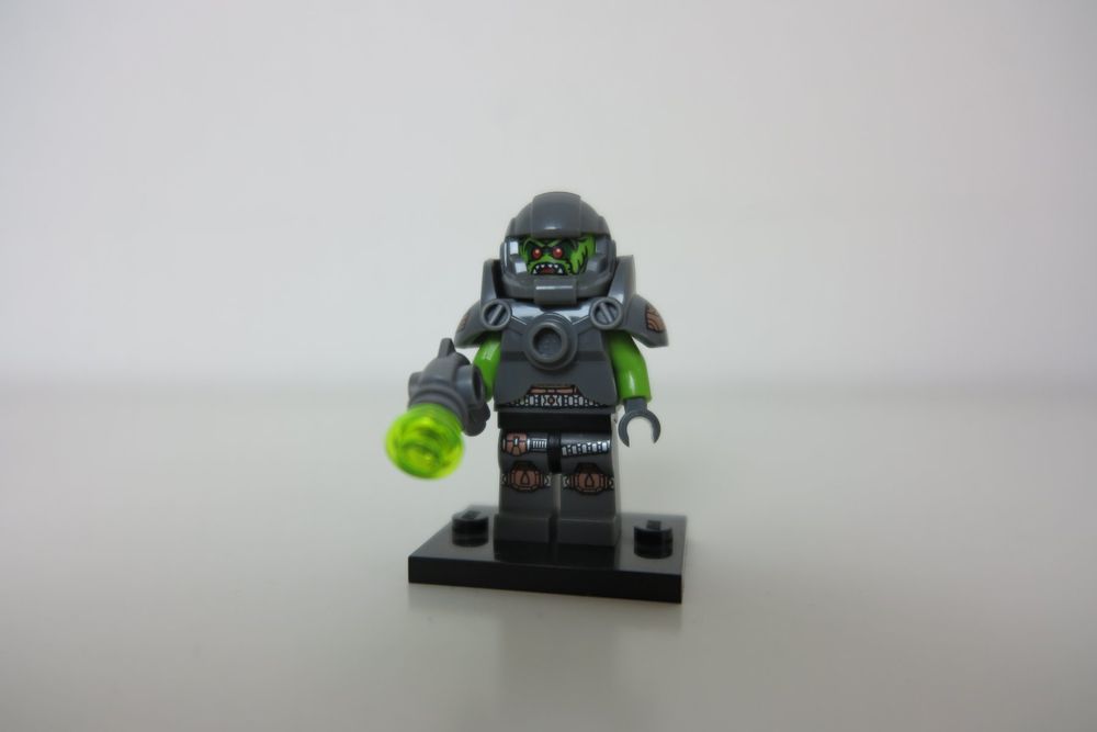 LEGO Minifigur CMF Serie 9 Alien-Krieger (Neu (gemäss Beschreibung)) in ...