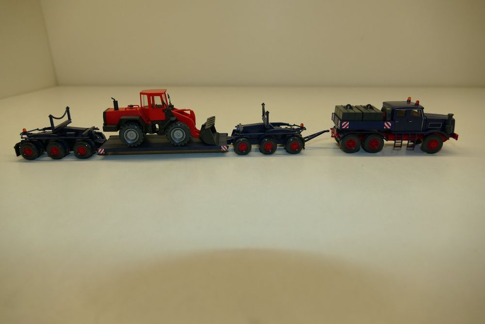 Kibri 1:87: Kaelble 300PS Schwertransporter mit Pneubagger. | Kaufen ...