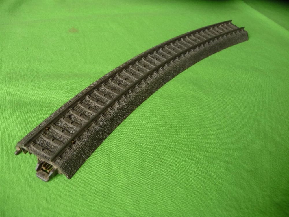 Märklin 2031 5 Stück ALPHA Gleis Bogen Radius 2 DRECKIG (Gebraucht) in ...