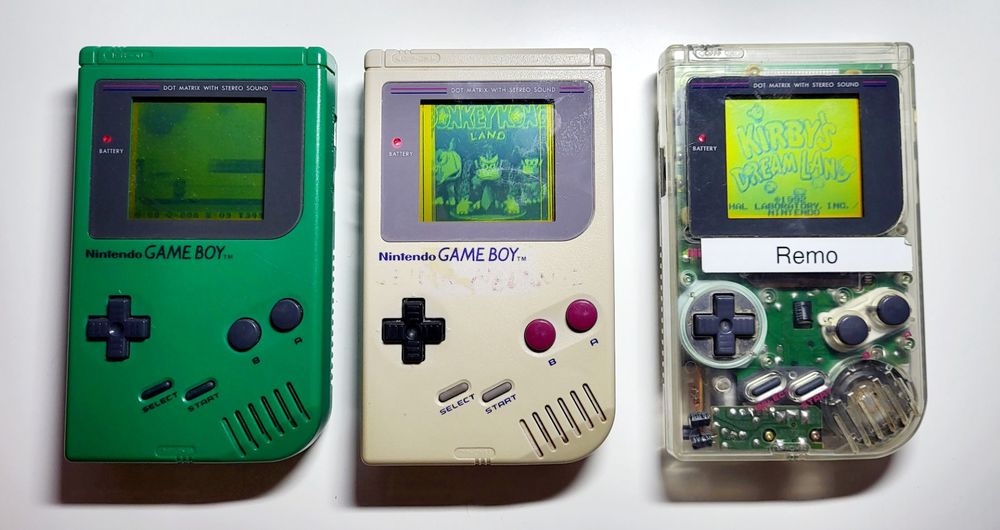 Game Boy Set / 3 Konsolen / inkl 2 Taschen | Kaufen auf Ricardo