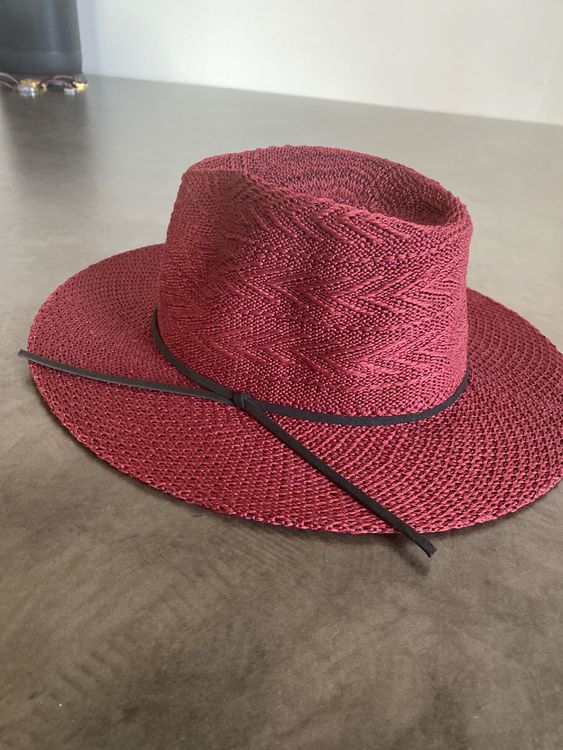 Hut rot (Gebraucht) in Zürich für CHF 5 – mit Lieferung auf Ricardo kaufen