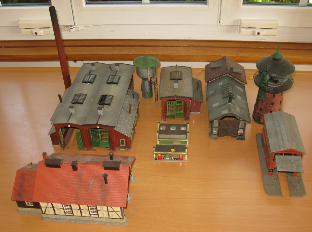 div. LOKSCHUPPEN, WASSERTÜRME etc. - Spur H0 (Gebraucht) in Pieterlen ...