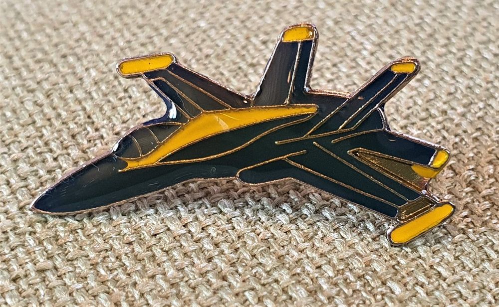 A538 - Pin F/A-18 Flugzeug Jet Militär Blue Angels (Gebraucht) in ...
