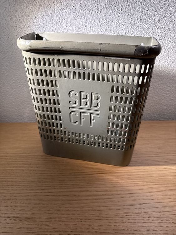 Corbeille vintage en métal SBB CFF de train suisse (Gebraucht) in ...