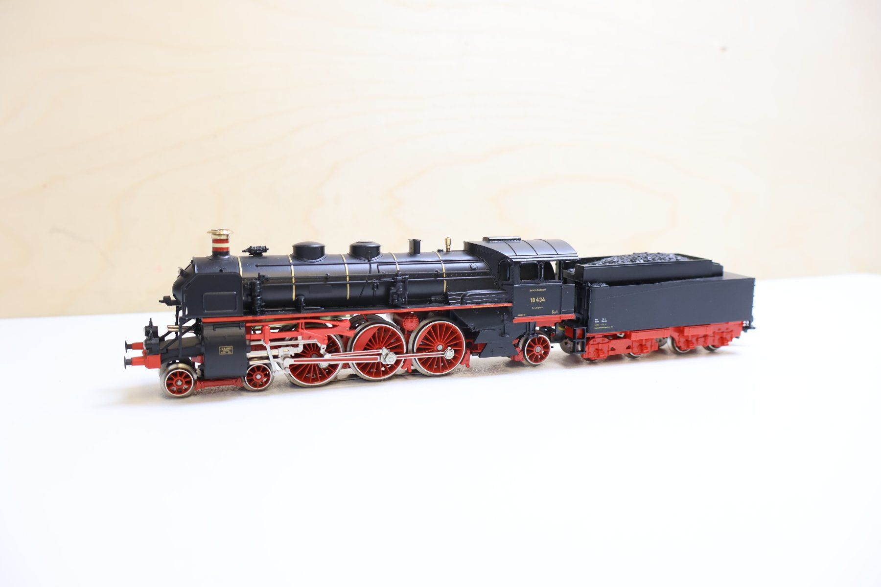Märklin DR Dampflok BR 18 Rheingold - Digital H0 (Gebraucht) in ...