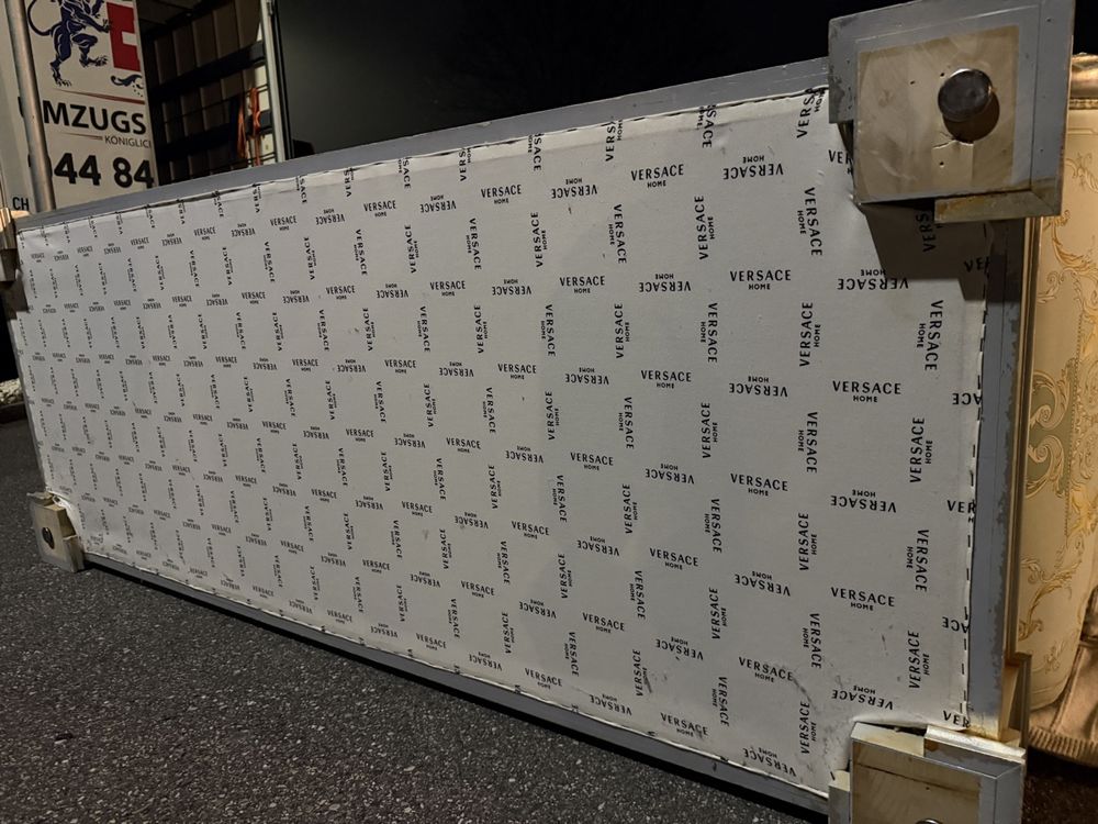 Sofa Versace Home Original – Klassisches Luxus-Design in Gol (D ...