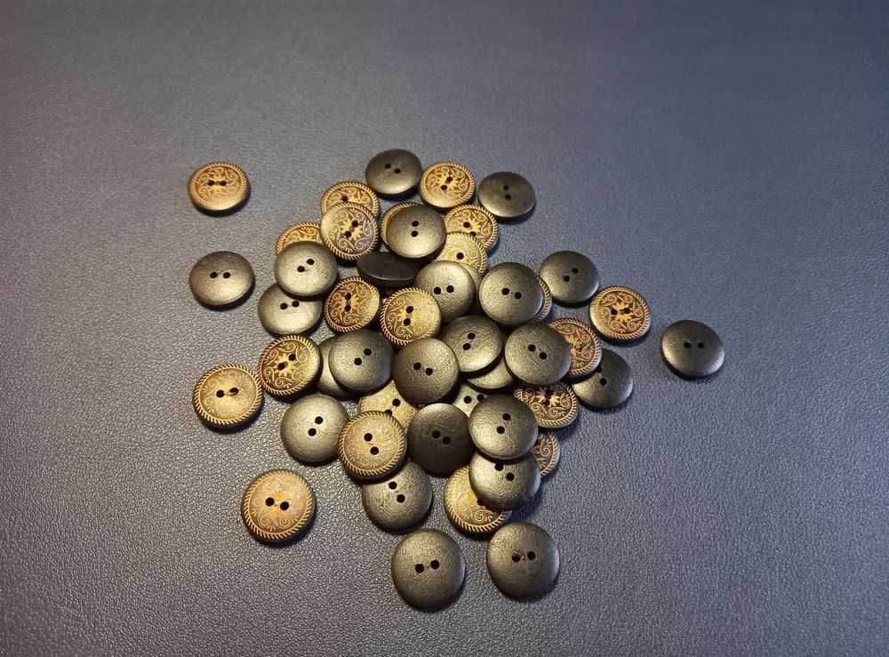 200x Runder Knopf aus Holz - Bouton couture en bois (Neu (gemäss ...