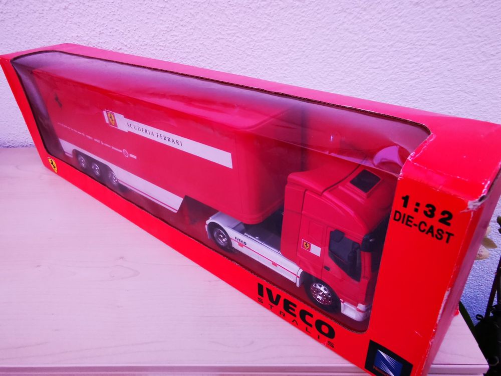 NewRay 1/32 Iveco Stralis Ferrari Renntransporter,Nei in OVP (Neu und originalverpackt) in ...