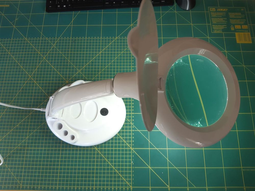 Laborlampe mit Lupe und LED-Beleuchtung (Gebraucht) in Canobbio für CHF ...