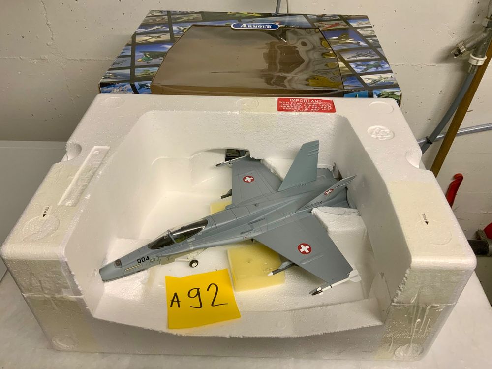 F/A-18 J-5004 Schweizer Luftwaffe Franklin Mint 1:48 Aviatik (Neu und originalverpackt) in Thun ...