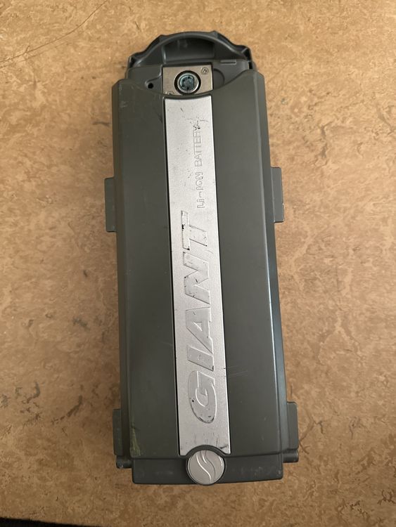 Giant Li-ion Battery (Defekt) in Winterthur für CHF 8 – nur Abholung ...