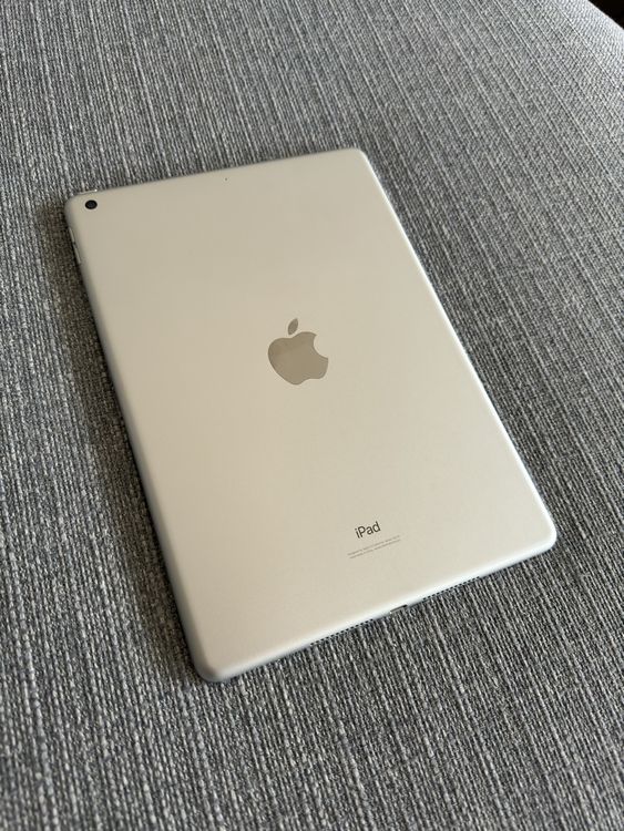 iPad 8th Generation WiFi (D'occasion) à Lausanne pour CHF 200 – avec ...