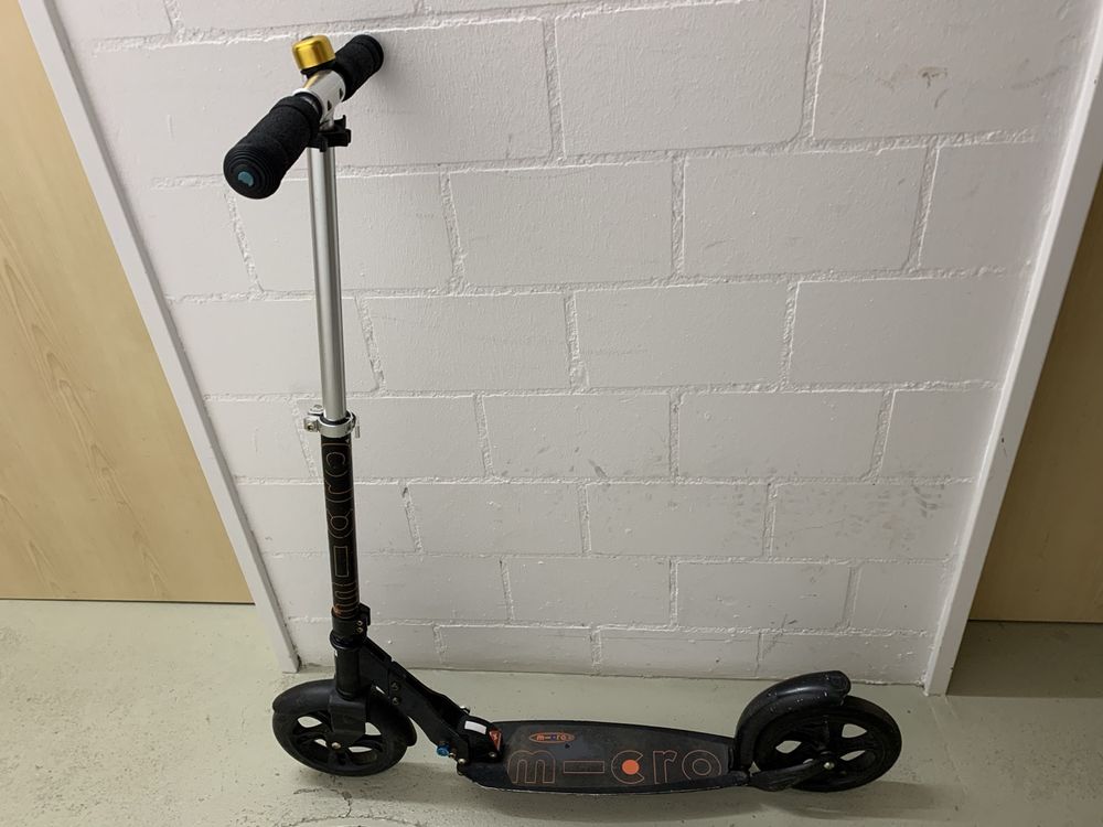 Micro Scooter/Trottinett Schwarz, guter Zustand (Gebraucht) in Hinwil für CHF 49 – mit Lieferung ...
