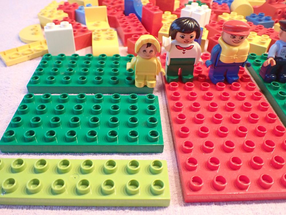Lego DUPLO Figuren, Platten und viele Bausteine | Kaufen auf Ricardo