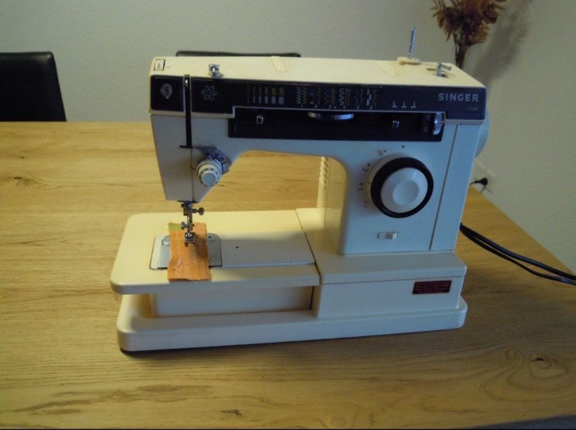 Nähmaschine Singer 7136, mit 12 Stichprogrammen | Kaufen auf Ricardo