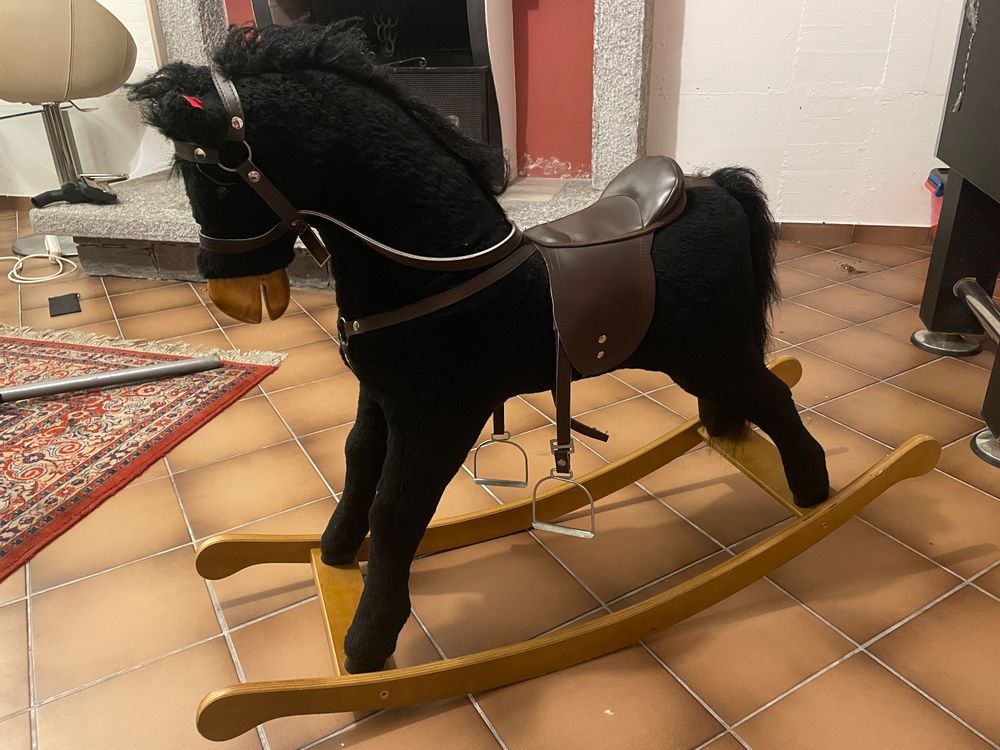 Cavallo a dondolo (Gebraucht) in Verscio für CHF 150 – mit Lieferung ...