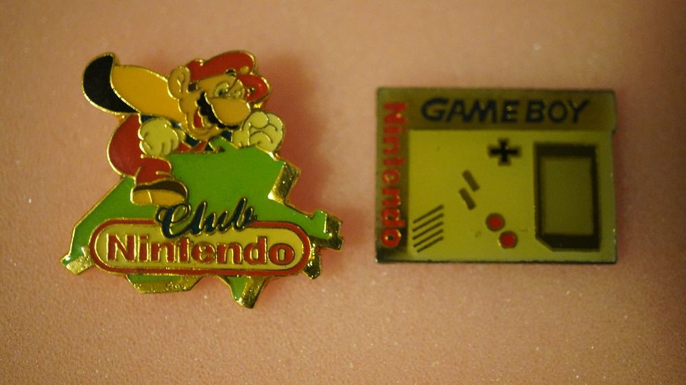 2 Pin Nintendo (Gebraucht) in Worb für CHF 2 – mit Lieferung auf ...