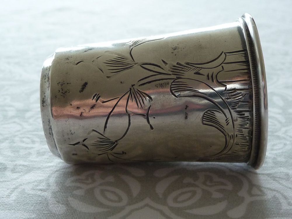 2 alte russische Vodkabecher, um 1896 und 1958, 875 Silber | Kaufen auf Ricardo