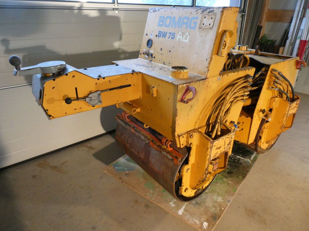Walze / Doppelrollenwalze / Bomag (Défectueux) à Gossau SG pour CHF 251 ...