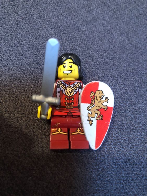 Lego figurine Castle Lion Prince Minifigur 2010 (Gebraucht) in Fully ...