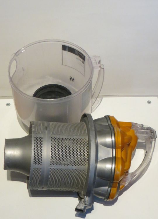 DYSON Parts: Ersatzteilverkauf Staubbehälter / Cyclone DC19 (Gebraucht) in Allschwil für CHF 29 ...