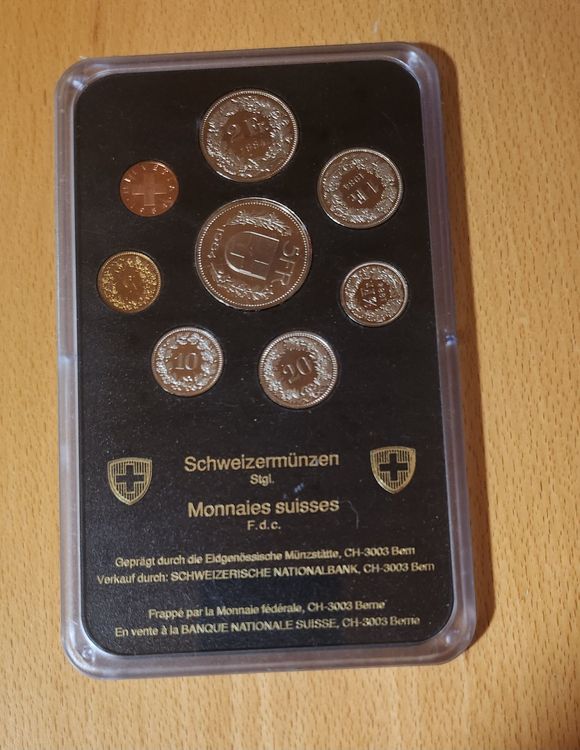 Coffret pièces monnaies Swiss coins 1984 (Neu und originalverpackt) in Bioley-Magnoux für CHF 60 ...