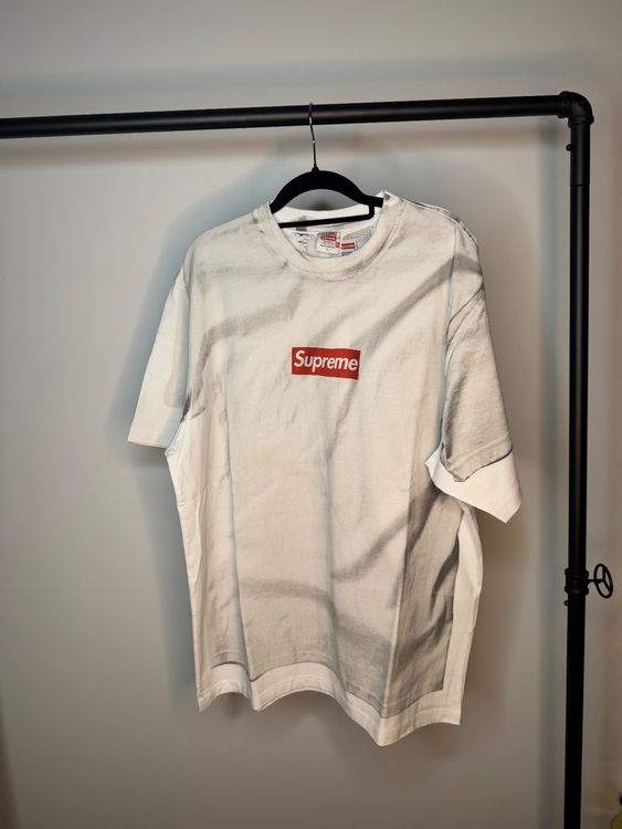 Supreme MM6 Maison Margiela Box Logo Tee White (Neu und originalverpackt) in Lumino für CHF 160 ...