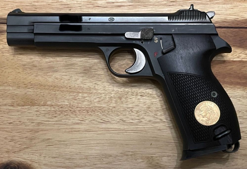 SIG 210 / P 49 Magazinboden NEU (Neu und originalverpackt) in Emmen für ...