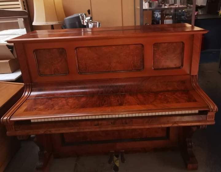 Antikes Nussbaumholz Klavier restauriert, guter Zustand (Gebraucht) in Biel/Bienne für CHF 250 ...