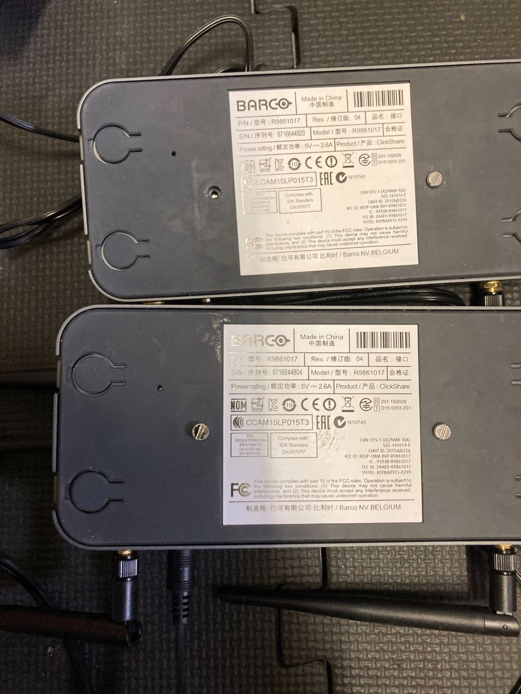 2x Barco ClickShare Base Unit R9861017 + 1 Button (Gebraucht) in ...