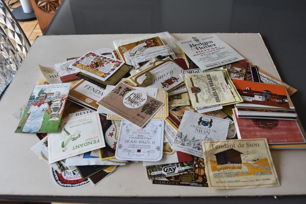 Grosses los Weinetiketten 60er bis 80er Jahre (Gebraucht) in Arvillard ...