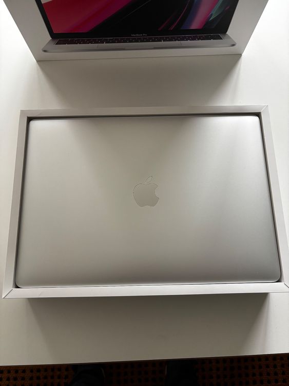 MacBook Pro 13" silver M1 (2020) - Top Zustand (Gebraucht) in ...