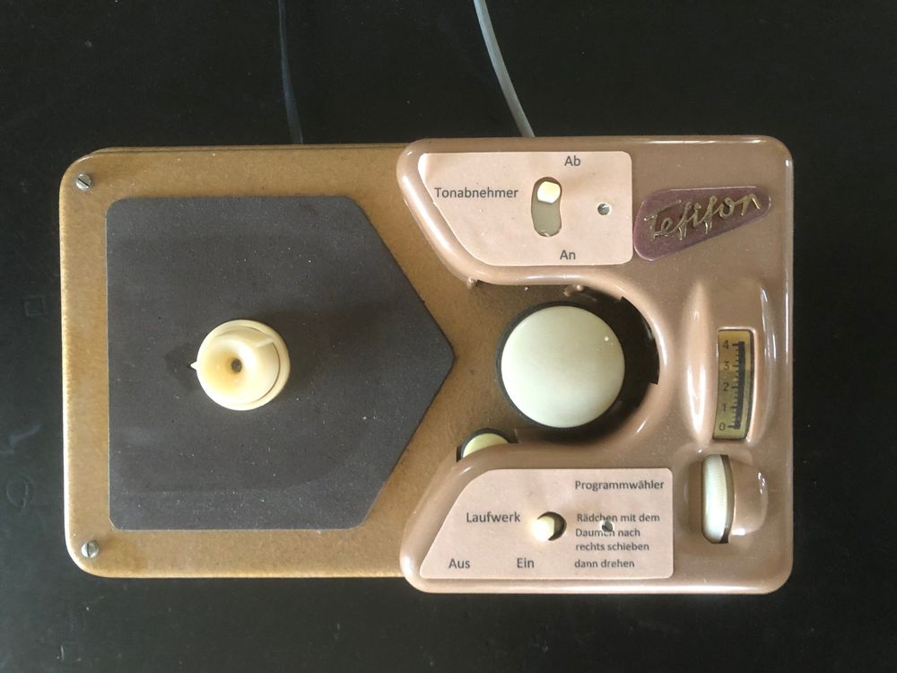 Tefifon Kassettengerät mit vielen Kassetten (Gebraucht) in Biel/Bienne ...