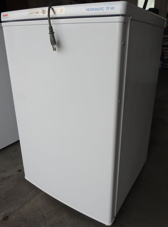 kleiner Tiefkühlschrank Novomatic TF 101, 3-jährig (Gebraucht) in Steinach für CHF 20 – nur ...