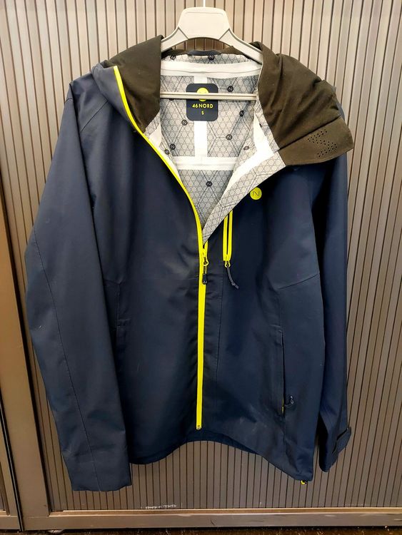 46 Nord Softshelljacke, dunkel blau, Grösse S (Gebraucht) in Luzern für ...
