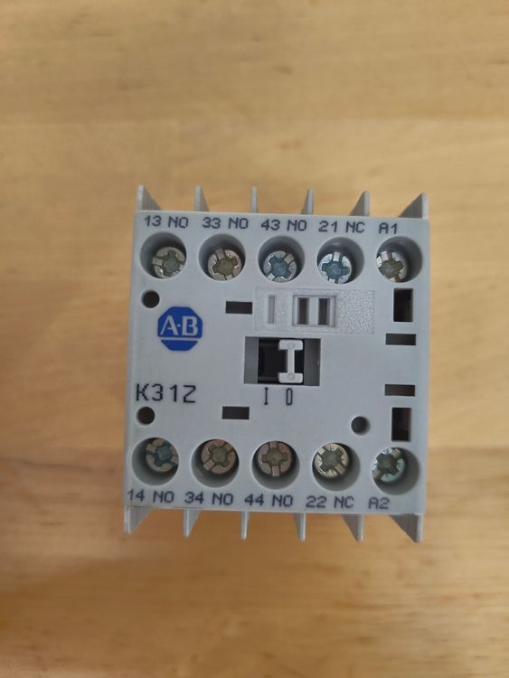Allen Bradley Schütz Relais K31Z 700-K31Z-* 230V AC (Gebraucht) in ...