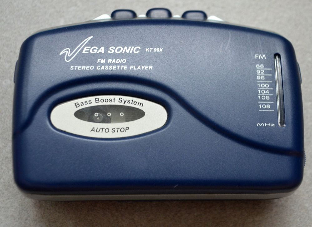 Walkman Vega Sonic KT90X Bass Boost System (Gebraucht) in Collonges für ...