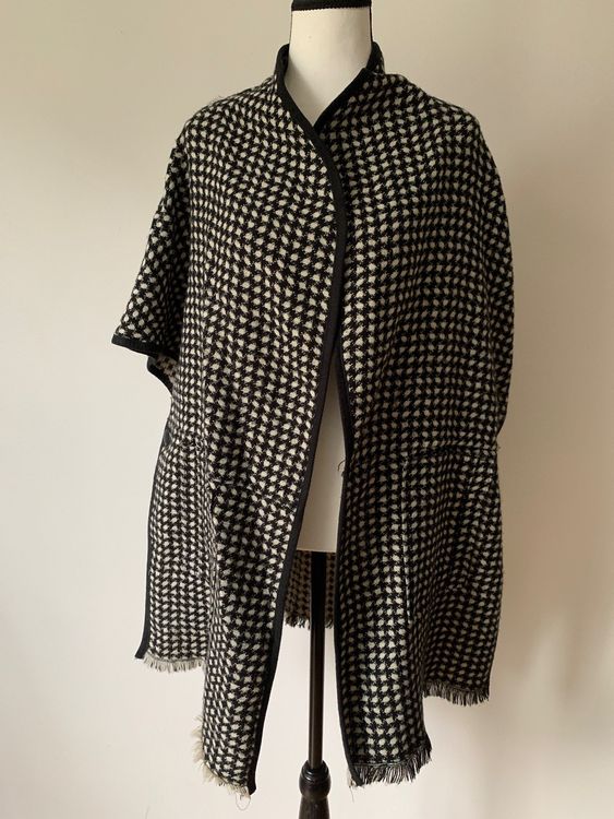 Ponch/Cape Gr. M schwarz weiss kariert, Schal gross Zara (Gebraucht) in ...