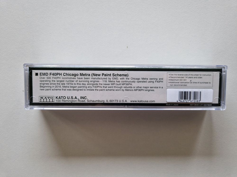 Kato Chicago Metra "Fox River Grove" #174 EMD F40PH DCC (Neu und ...