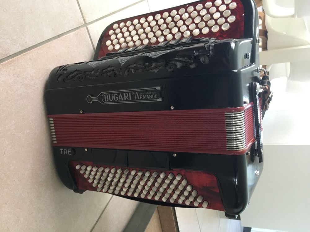 Bugari Armando | Kaufen auf Ricardo