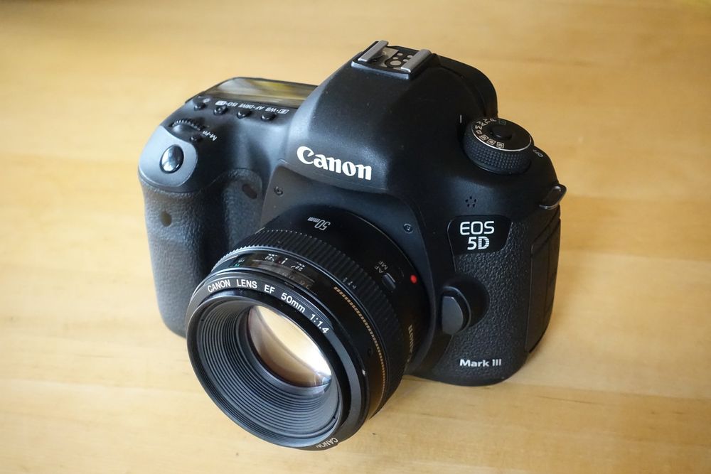 Canon EOS 5D MK III mit Objektiv EF 50mm 1.1.4 (Gebraucht) in Trimmis für CHF 380 – mit ...
