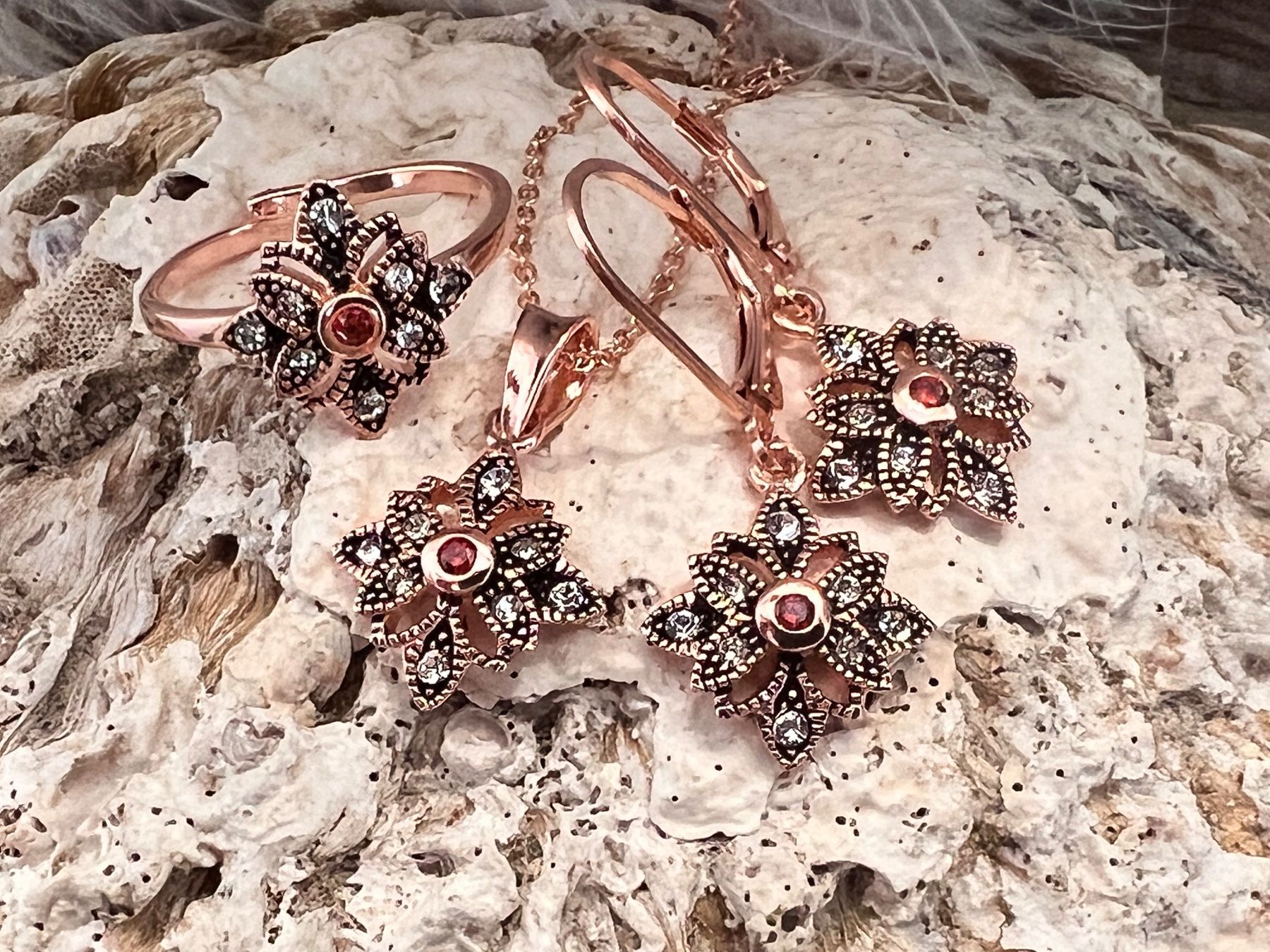 Ring filigran mit hellem Granat und Zirkonias Roségold verg. (Neu ...