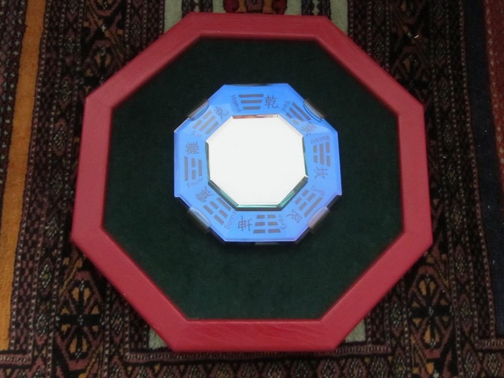 Feng Shui Bagua glass Mirror on a wooden base | Kaufen auf Ricardo